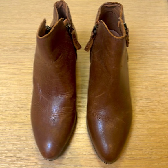 Frye | Shoes | Frye Judith Double Zip Booties New Size 8 | Poshmark